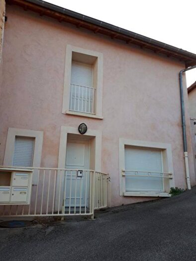 Maison 3 pièces à Auberives-sur-Varèze, à louer