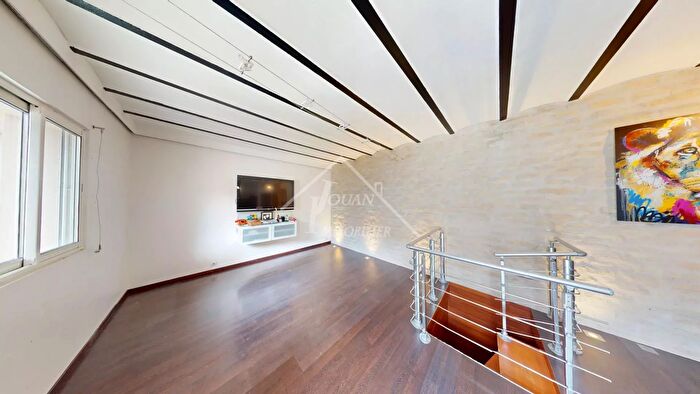 Appartement à vendre - Vichy, Coeur de Ville - 4 pièces - 2 chambres