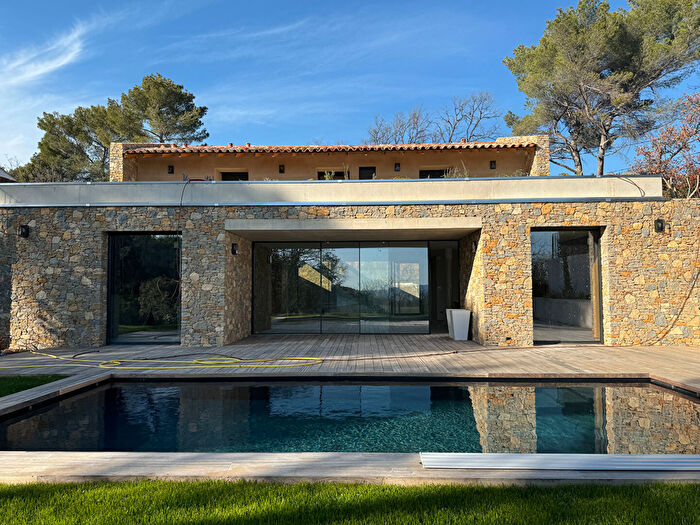 Maison à louer - Aix-en-Provence, Centre-ville - 5 pièces - 4 chambres