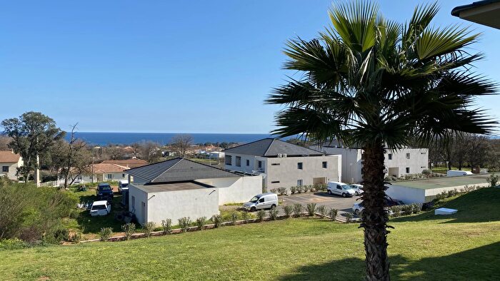 Appartement à vendre - Santa-Lucia-di-Moriani - 3 pièces - 2 chambres