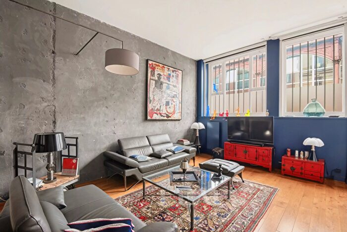 Appartement 4 pièces à Paris 11ème, Léon-Blum, Folie-Regnault, à vendre