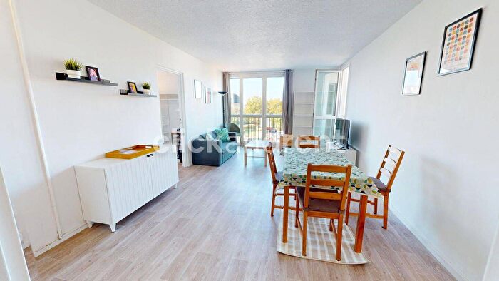 Appartement à louer - Palmer, Cenon - 4 pièces - 3 chambres