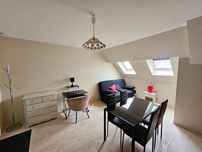 Appartement à louer - Compiegne - 1 pièce