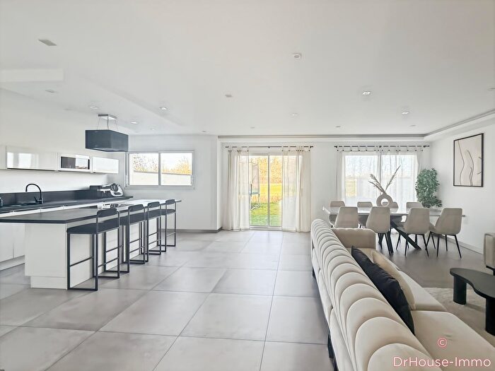 Maison à vendre - Longvic - 6 pièces - 4 chambres