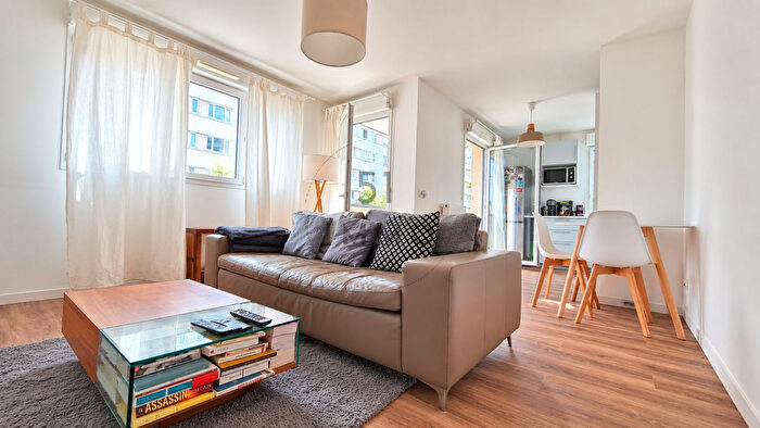 Appartement 2 pièces à vendre - Thiais, Clury, Victor Hugo
