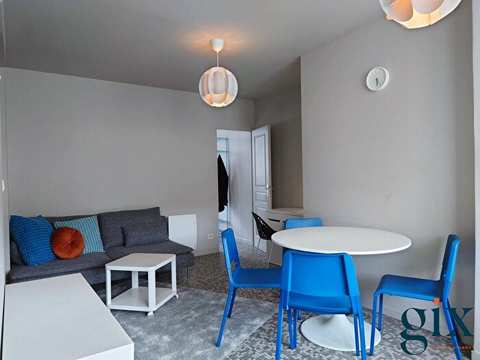 Appartement à louer - Allies-Clos dOr, Grenoble - 3 pièces - 2 chambres