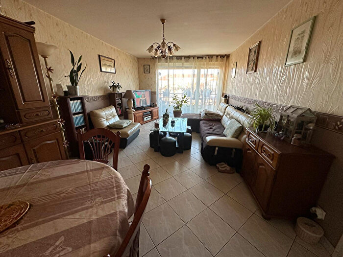 Appartement à vendre - Savigny-le-Temple, Centre-ville - 3 pièces - 2 chambres