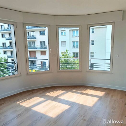 Appartement à louer - La Faiencerie-Le Clos Saint Cyr, Bourg-la-Reine - 3 pièces - 2 chambres