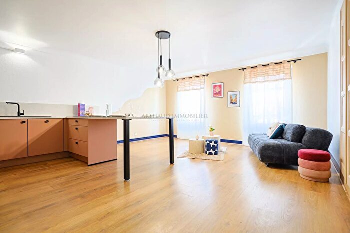 Saint-Avold, Centre-ville, Felsberg, Route de Dourd'Hal : Appartement 4 pièces à vendre