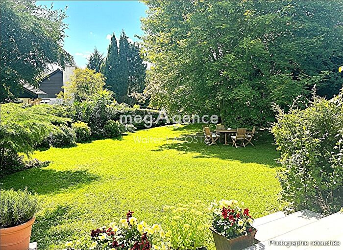 Maison à vendre - Saint-Nom-la-Bretèche - 10 pièces - 6 chambres