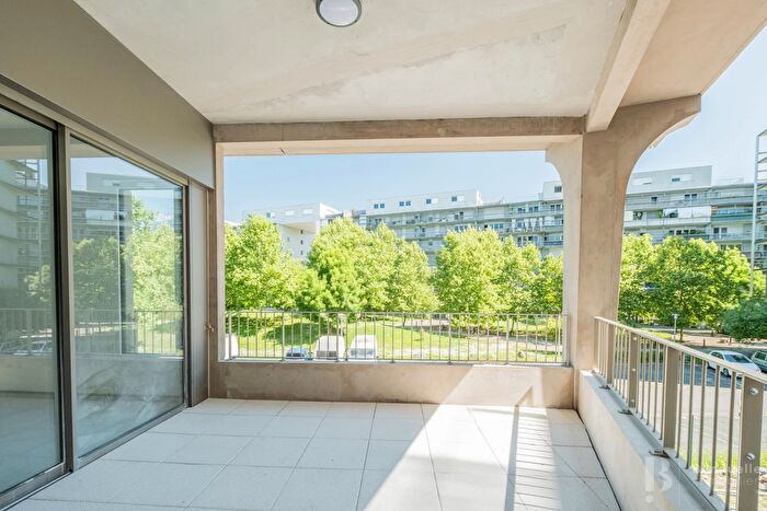 Appartement à louer - Bordeaux, Gare Saint-Jean - 3 pièces - 2 chambres