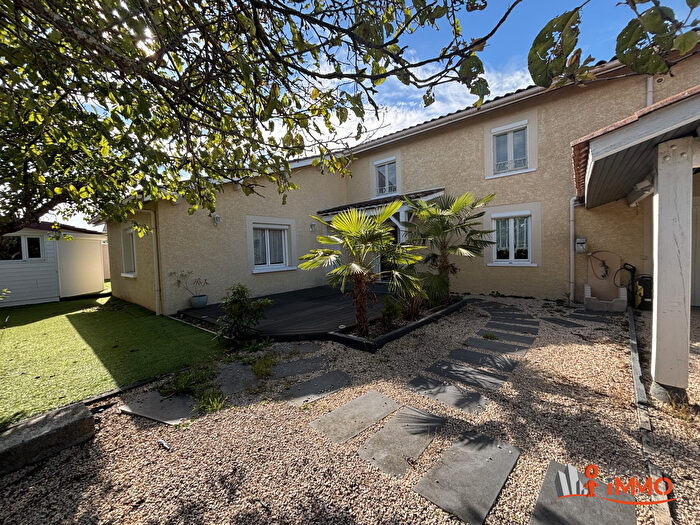 Maison à vendre - Montverdun - 6 pièces - 3 chambres