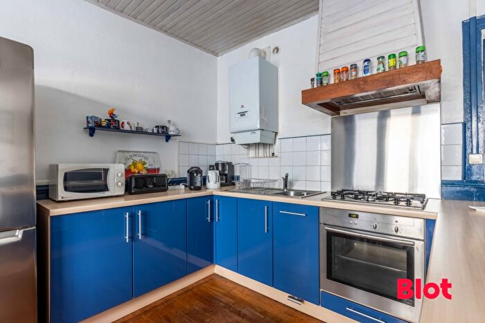 Maison à vendre - Fougères, Madeleine, Sermandière, Chattière - 8 pièces - 4 chambres