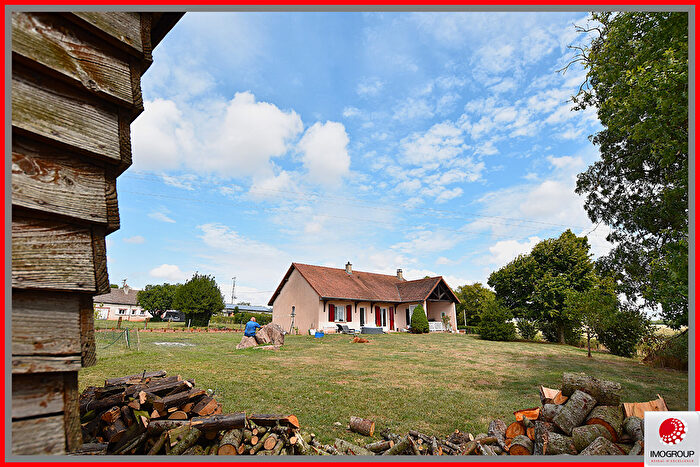 Maison à vendre - Liernolles - 5 pièces - 3 chambres