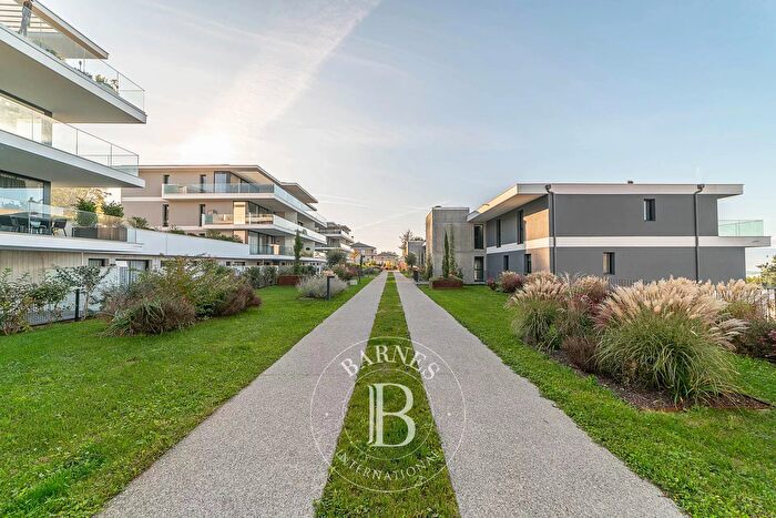 Appartement à vendre - Évian-les-Bains - 5 pièces - 4 chambres