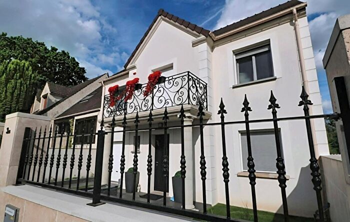 Maison 7 pièces à Gressy, à vendre