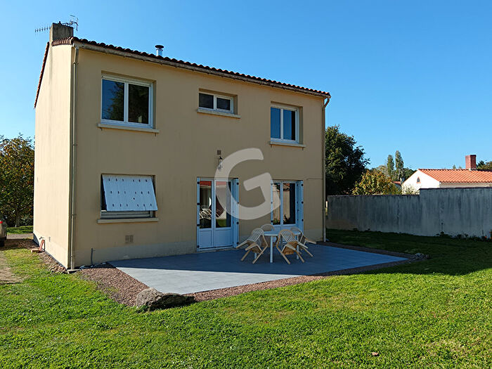 Maison à vendre - Avrillé - 6 pièces - 4 chambres