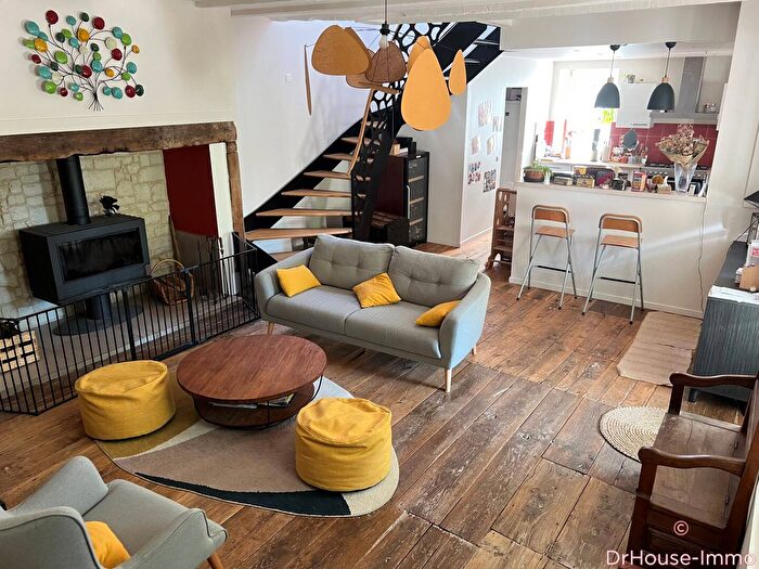 Maison à louer - Saint Julien Maumont - 5 pièces - 4 chambres