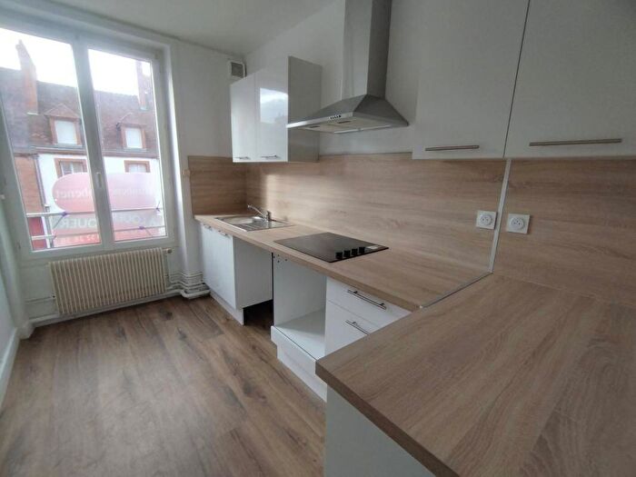 Appartement à louer - Saint-Denis-de-lHôtel - 4 pièces - 3 chambres