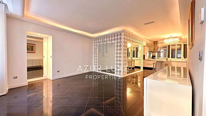 Appartement à vendre - Nice, Centre-ville - 3 pièces - 1 chambre