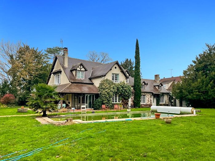 Maison à vendre - Montgivray - 10 pièces - 6 chambres