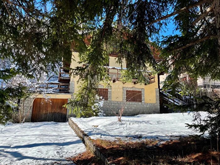 Maison à vendre - Saint-Étienne-de-Tinée - 6 pièces - 1 chambre