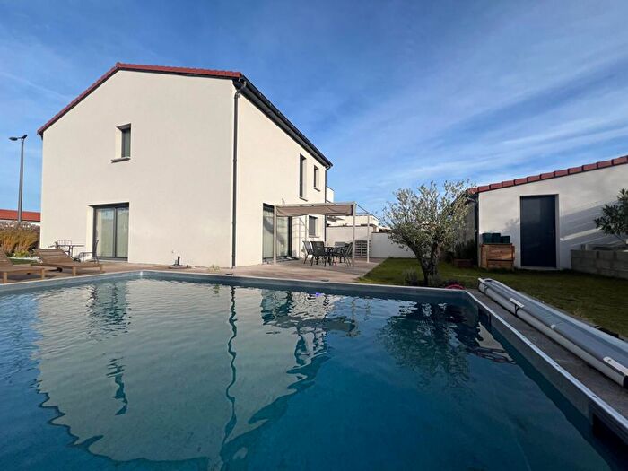 Maison à vendre - Cébazat - 5 pièces - 4 chambres