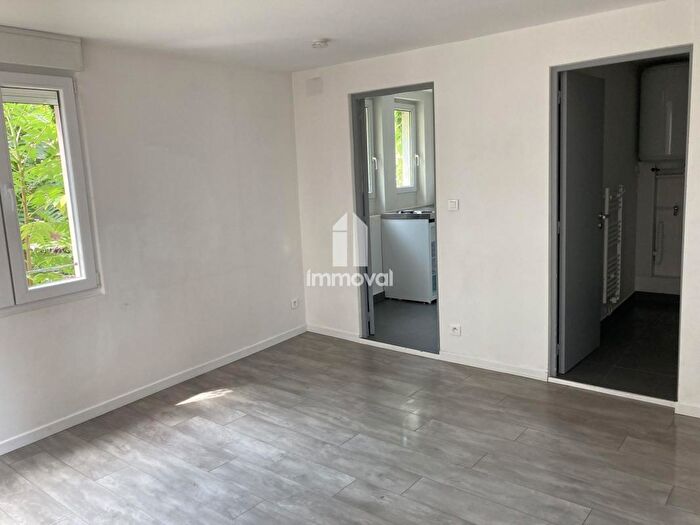 Appartement à louer - Strasbourg, Neudorf, Etoile, Gare, Schluthfeld - 1 pièce