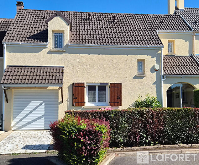 Croissy-Beaubourg : Maison 6 pièces à vendre