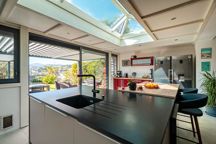 Maison à vendre - Cassis - 6 pièces - 5 chambres