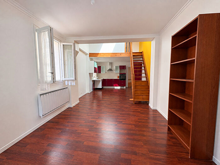 Verrières-le-Buisson, Ferme, Saint-Fiacre : Maison 4 pièces à vendre