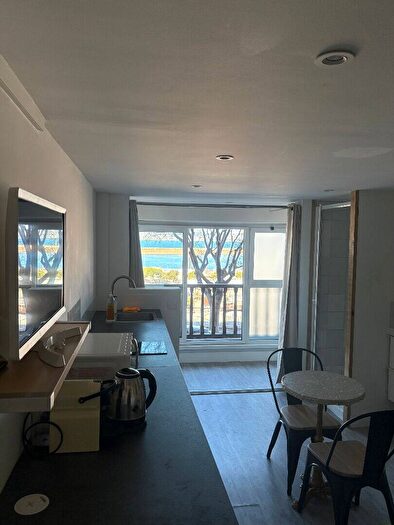 Appartement à louer - Hôtel de Ville, Marseille ème arrondissement - 1 pièce