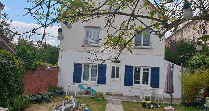 Maison 7 pièces à louer à Sartrouville, Les Dix Arpents