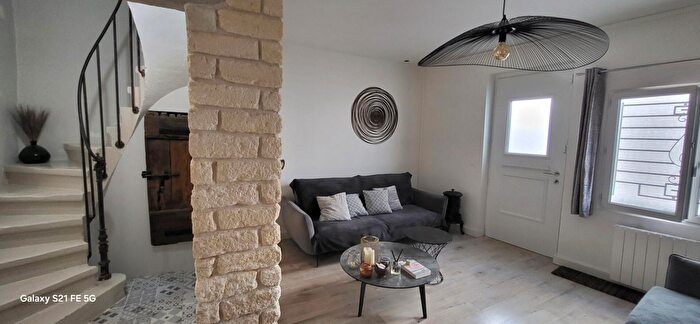Maisons à vendre et appartements à louer - 1
