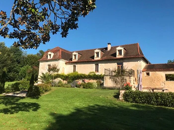 Maison à vendre - Douzillac - 7 pièces - 5 chambres