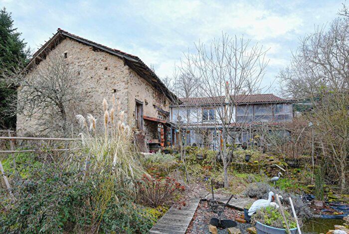 Maison 5 pièces à Champagnac-la-Rivière, à vendre
