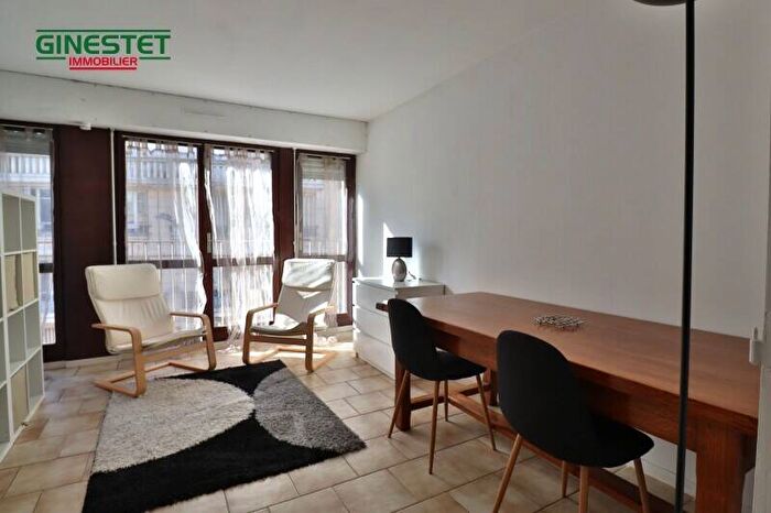 Appartement à louer - Cathédrale, Troyes - 1 pièce