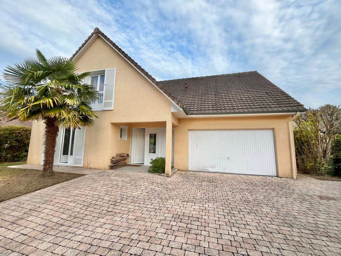 Rochefort-en-Yvelines : Maison 8 pièces à louer