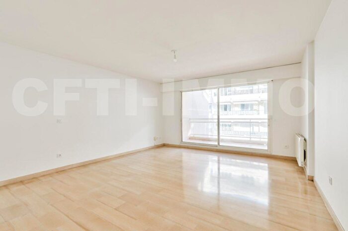 Appartement à louer - Cannes, Prado, République - 2 pièces - 1 chambre