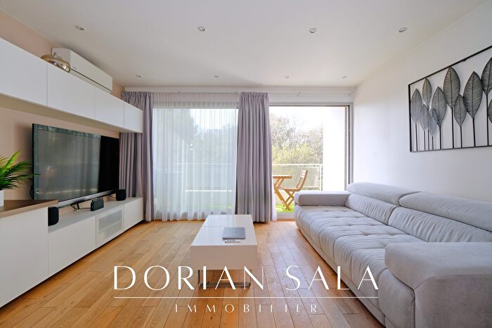 Appartement à vendre - Marseille e , Saint-Tronc - 2 pièces - 1 chambre