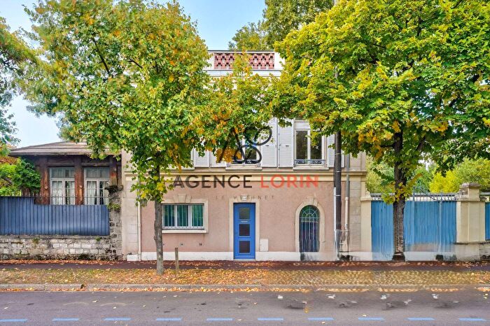 Maison à louer - Chatou - 7 pièces - 4 chambres