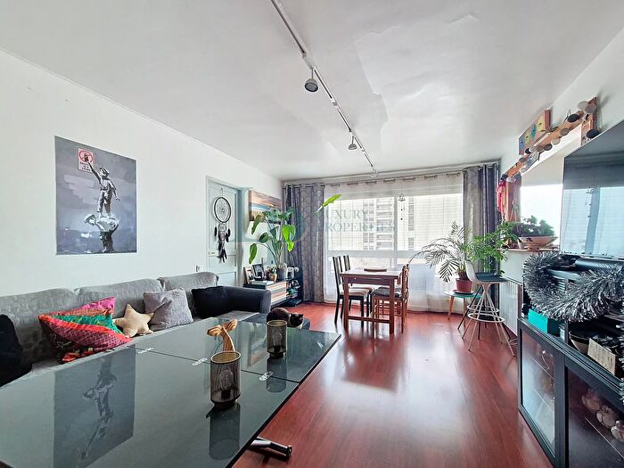 Appartement à vendre - Issy-les-Moulineaux, Les Epinettes, Le Fort, Les Hauts dIssy - 2 pièces - 1 chambre