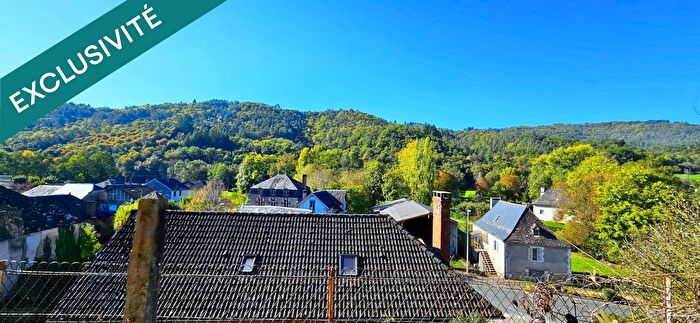 Maison à vendre - Saint-Chamant - 5 pièces - 3 chambres