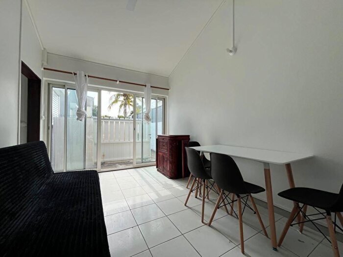 Maison à louer - Saint-Pierre - 2 pièces - 1 chambre