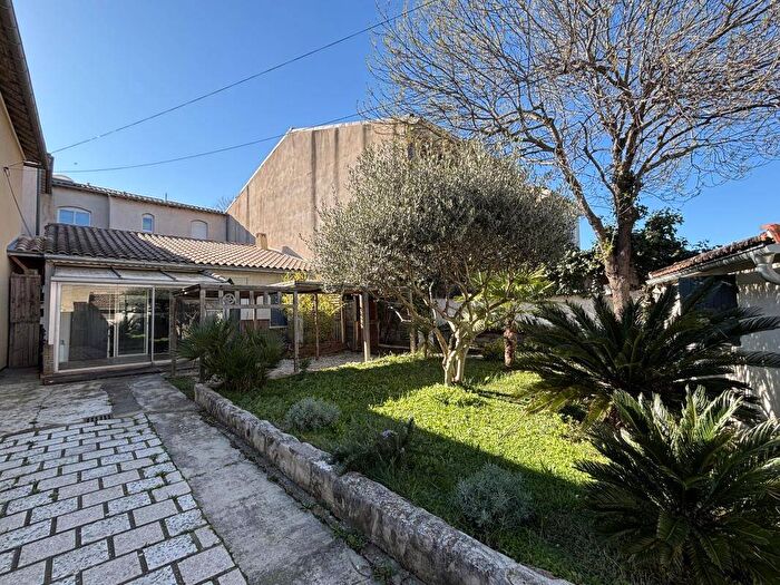 Maison à louer - Abbaye-La Motte, Villeneuve-lès-Avignon - 2 pièces - 1 chambre