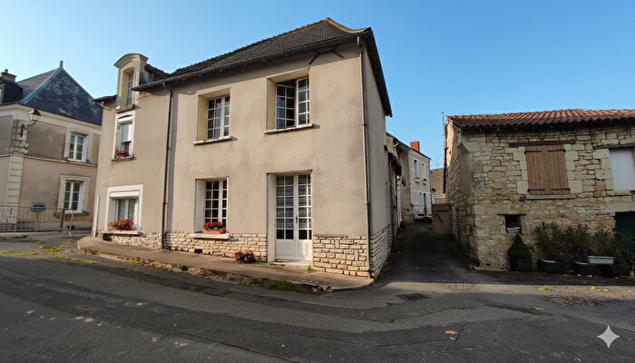Maison à vendre - Thuré - 3 pièces - 2 chambres