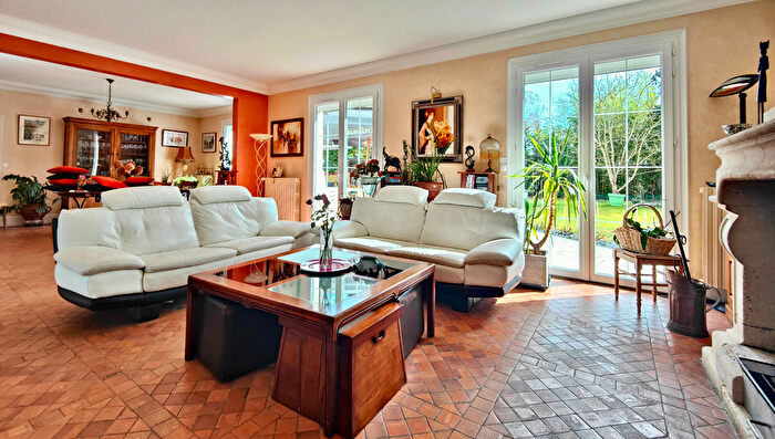 Maison à vendre - Sainte-Gemmes-sur-Loire - 9 pièces - 7 chambres