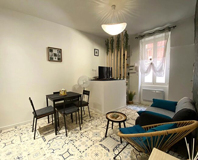 Appartement à louer - Cavaillon, Basses Ferrailles, Jas, Hautes Ferrailles - 2 pièces - 1 chambre