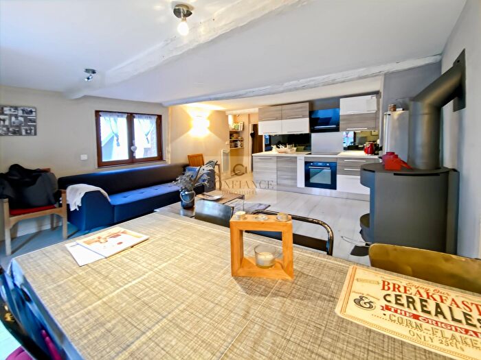 Appartement à vendre - Saint-Étienne-de-Tinée - 3 pièces - 2 chambres