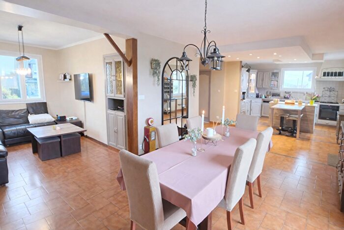 Maison à vendre - Neulliac - 5 pièces - 4 chambres